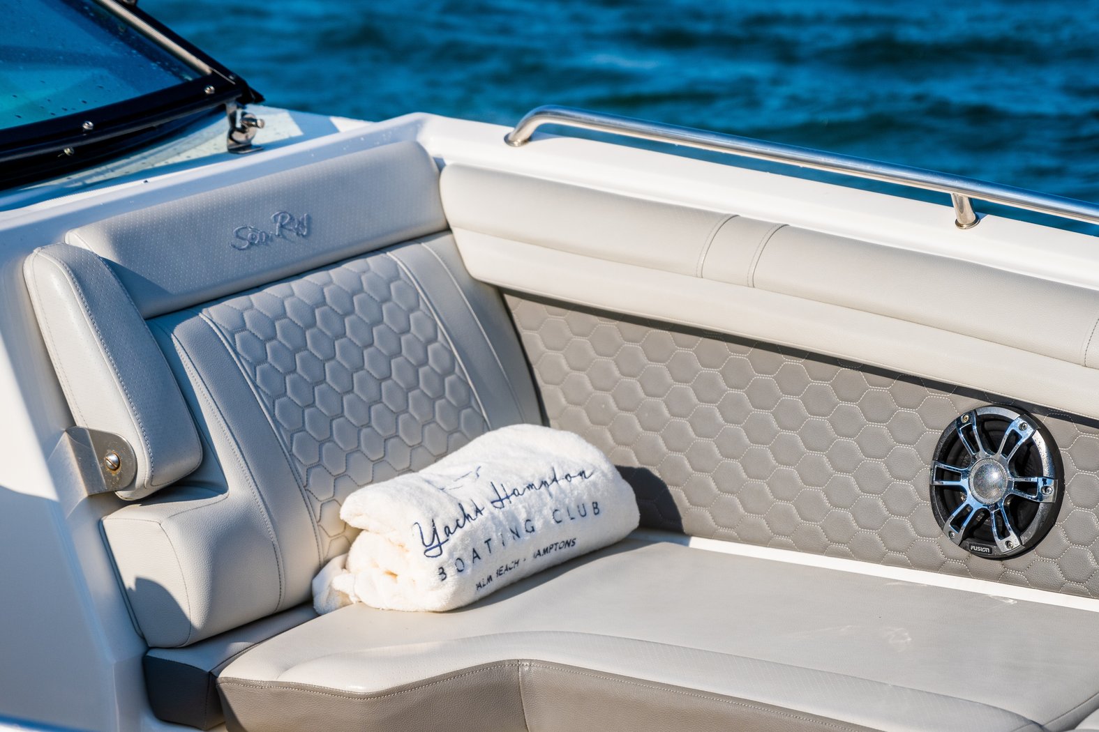 29' Sea Ray 290 | 2023 Speedboat with Bluetooth Stereo & Swim Platform