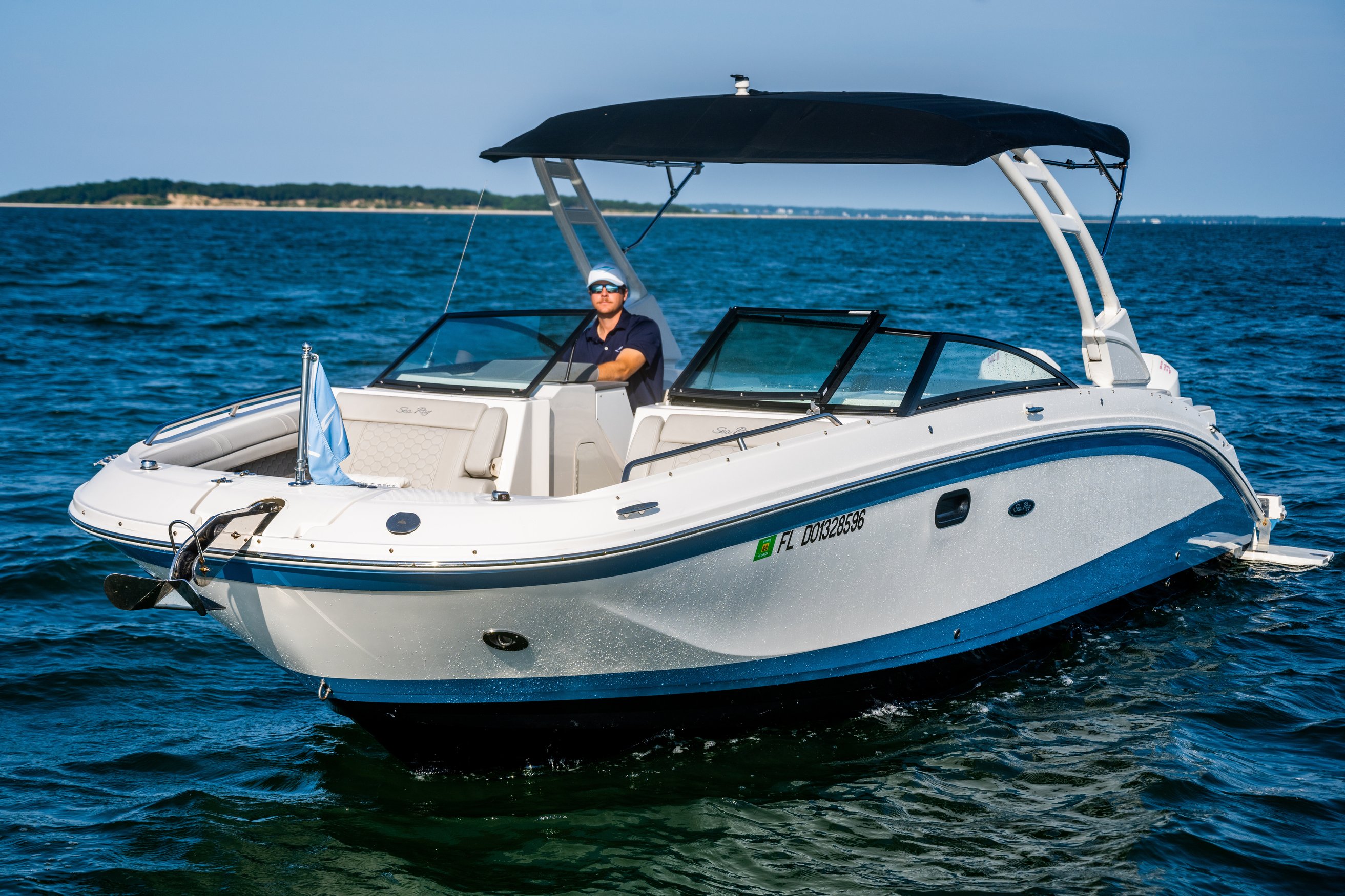 29' Sea Ray 290 | 2023 Speedboat with Bluetooth Stereo & Swim Platform