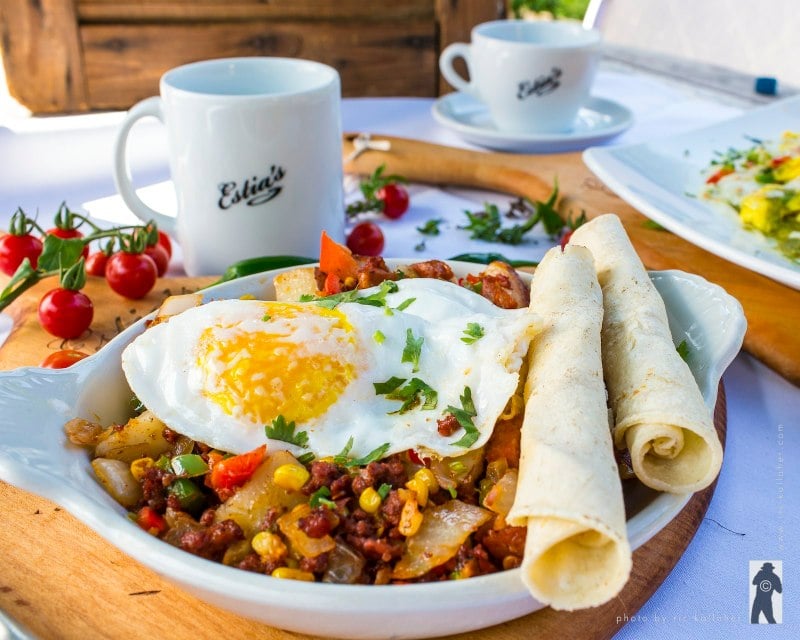 A Foodie's Guide to the Best Brunch Spots in the Hamptons