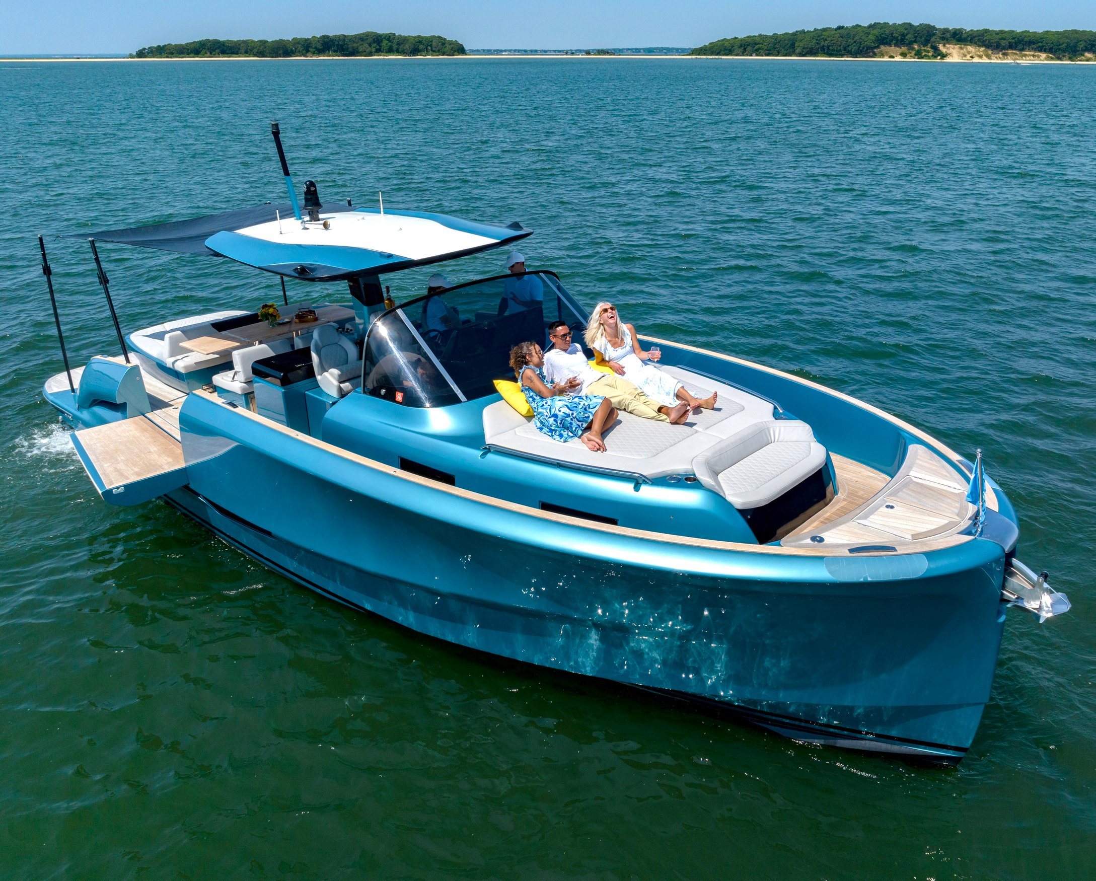 44' 2023 Solaris + SeaBob | Sleek Balcony-Equipped Luxury Yacht