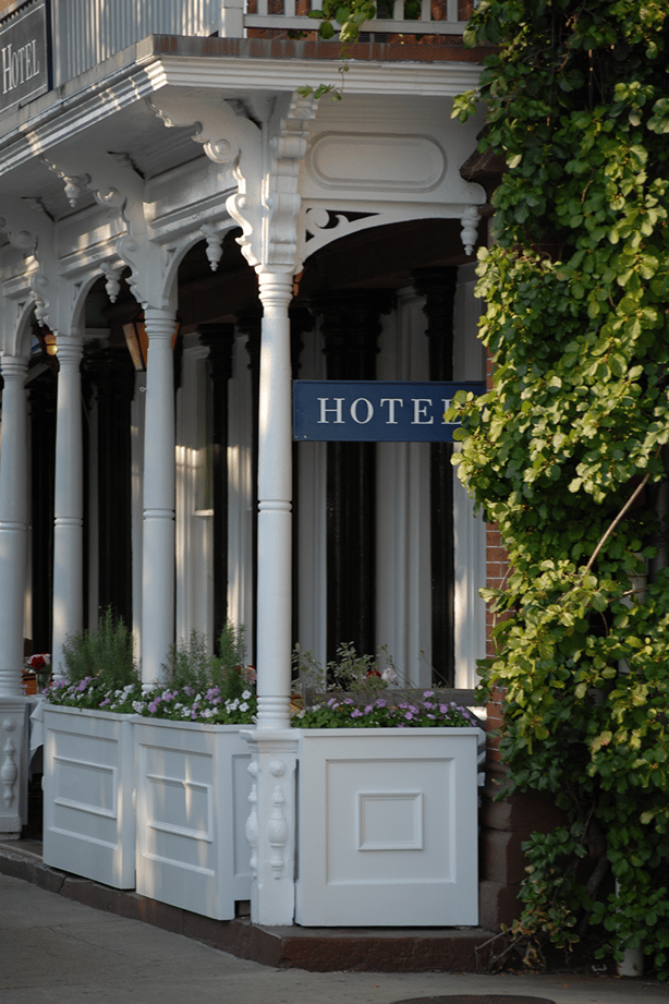 A Foodie's Guide to the Best Brunch Spots in the Hamptons