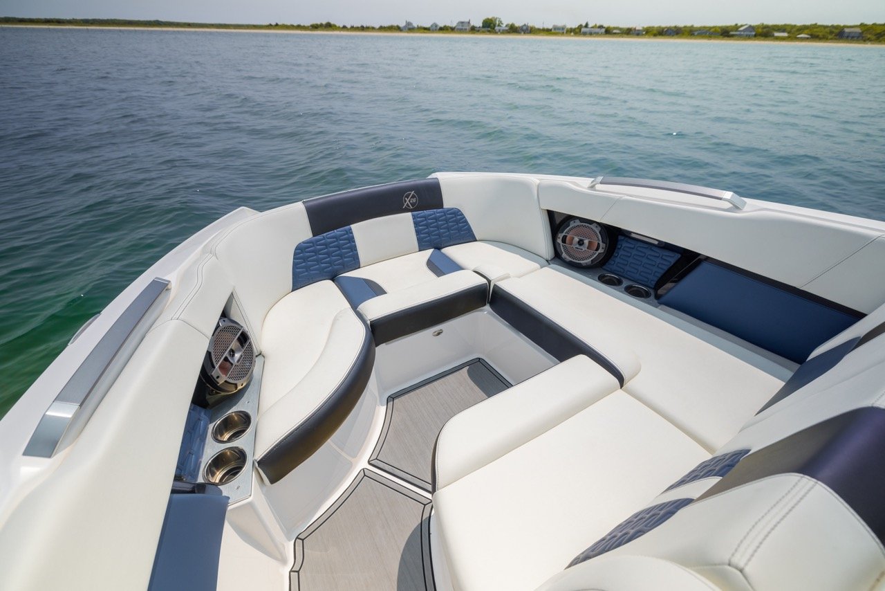 26' Mastercraft | Our Best Water Sport Boat + Comes With An Instructor