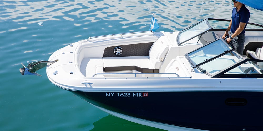29' Sea Ray 290 | 2022 Speedboat with Bluetooth Stereo & Swim Platform