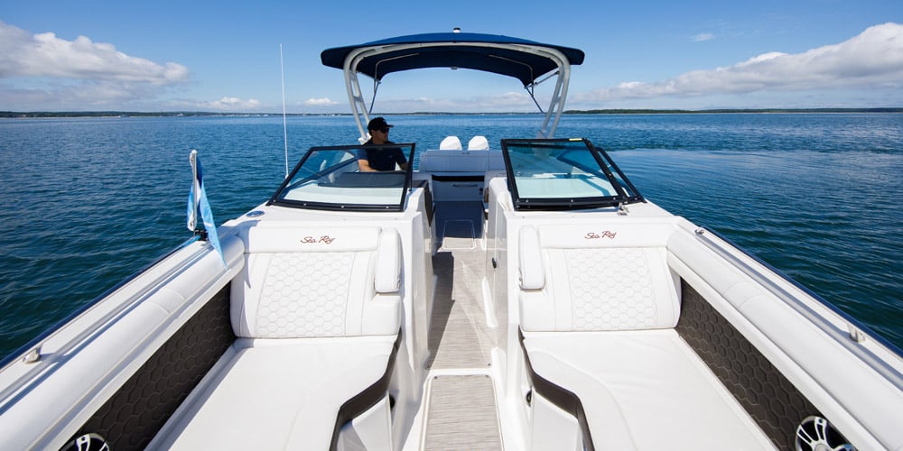 29' 2021 Sea Ray | Speedboat with Bluetooth Stereo & Swim Platform