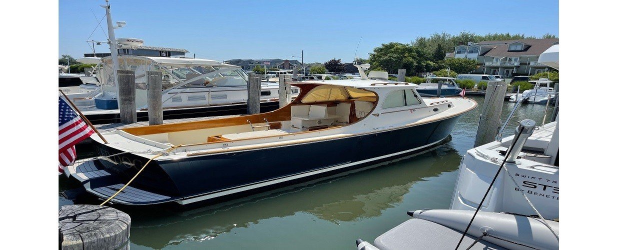 36' Hinckley Picnic Boat | Yacht Hampton Boat Rental